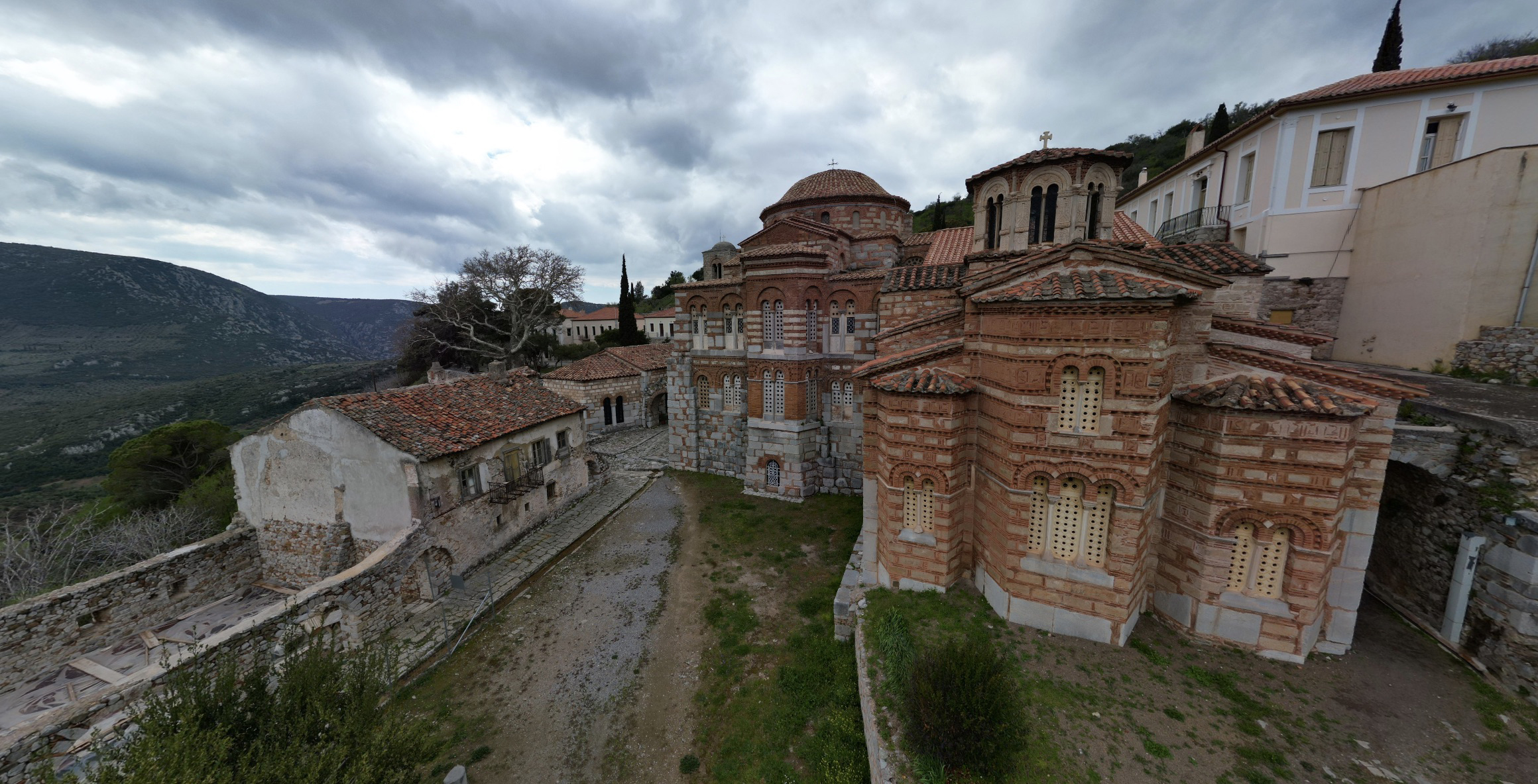 Ιερά Μονή Οσίου Λουκά